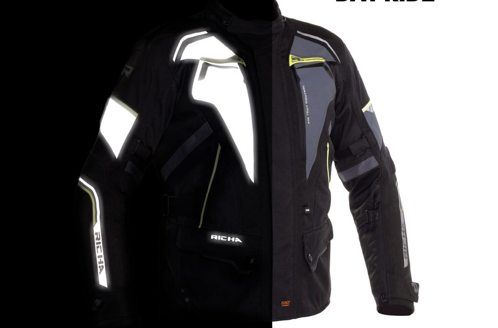 Be seen in the Richa Infinity 2 Flare jacket… - OVERLAND magazine