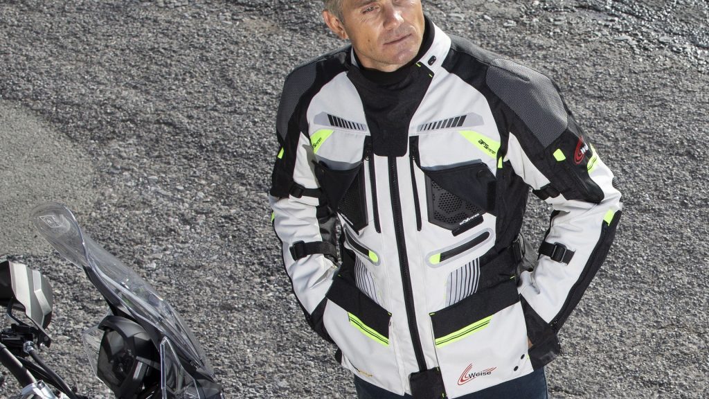 Weise clothing reaches new heights - OVERLAND magazine